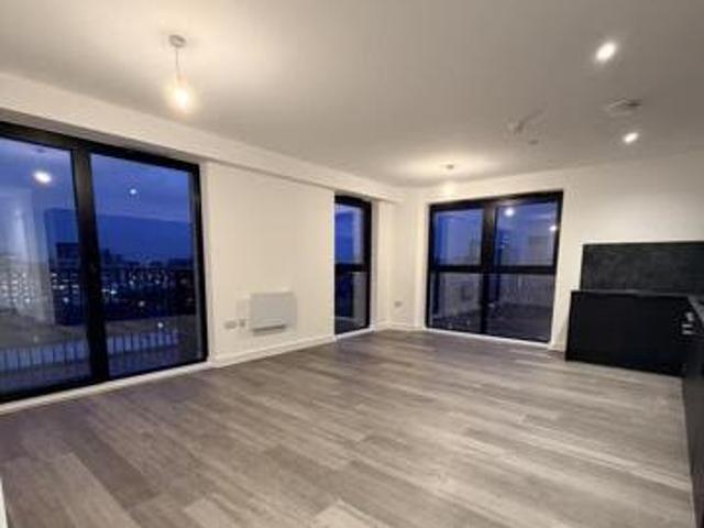 Berkeley Square, Ordsall Lane, 3 Bedroom Flat
