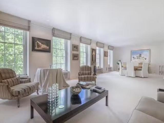 Berkeley Square, Mayfair, London W1J 2 bed flat for sale £7.
