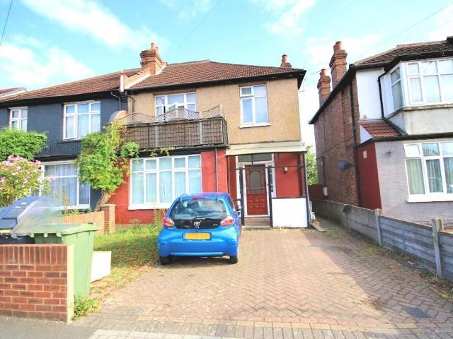 Berkhamsted Avenue, Wembley HA9, 2 bed flat to rent, £1,900 pcm | PrimeLocation