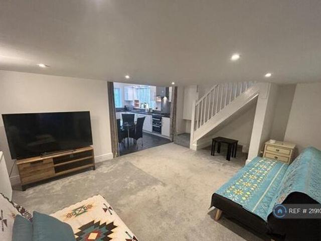 Berkhampstead Road, London, 2 Bedroom Semi detached