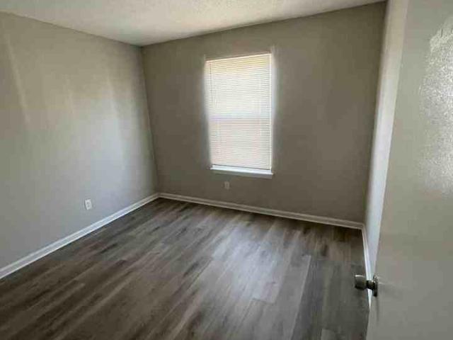 BERKLEY HOMES 2 Bedroom Apartment for Rent at 712 712 Grayson St & 711 Rockingham St, Norfolk, VA 23523 Campostella
