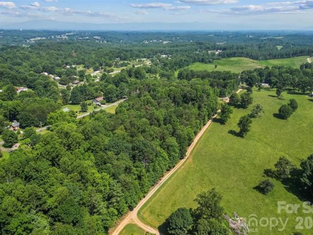 Berkley St, Morganton, NC 28655
