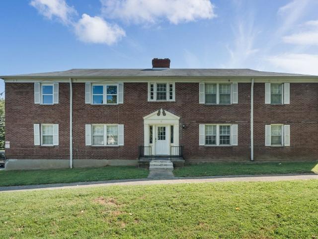 Berkshire Apartments 2 Bedroom Apartment for Rent at 200 Crescent Ave, Louisville, KY 40206 Crescent Hill