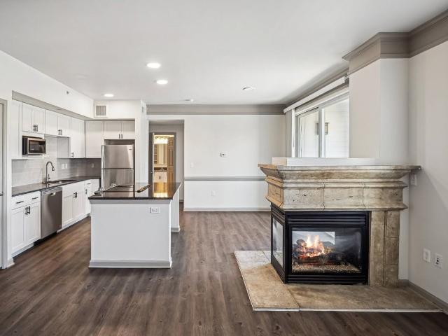 Berkshire Aspen Grove 1 Bedroom Apartment for Rent at 7317 S Platte River Pkwy, Littleton, CO 80120