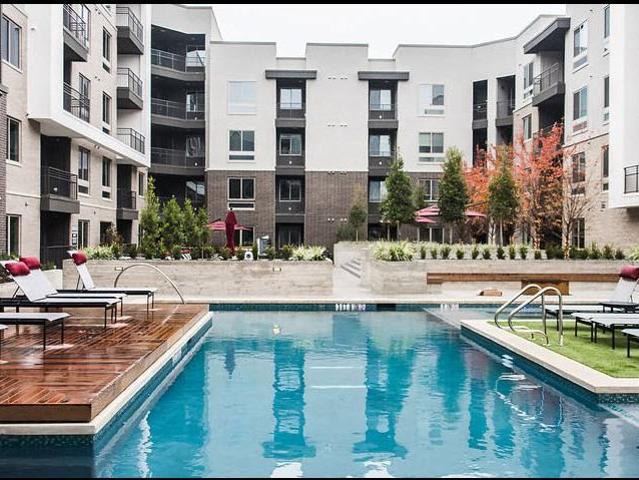 Berkshire Auburn 1 Bedroom Apartment for Rent at 5515 Arapaho Rd, Dallas, TX 75248 Willow Falls