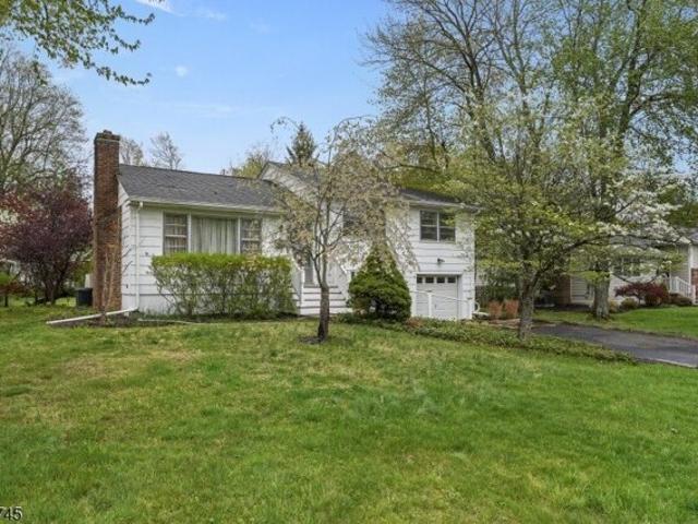 Berkshire Dr, Berkeley Heights Twp, Home For Sale