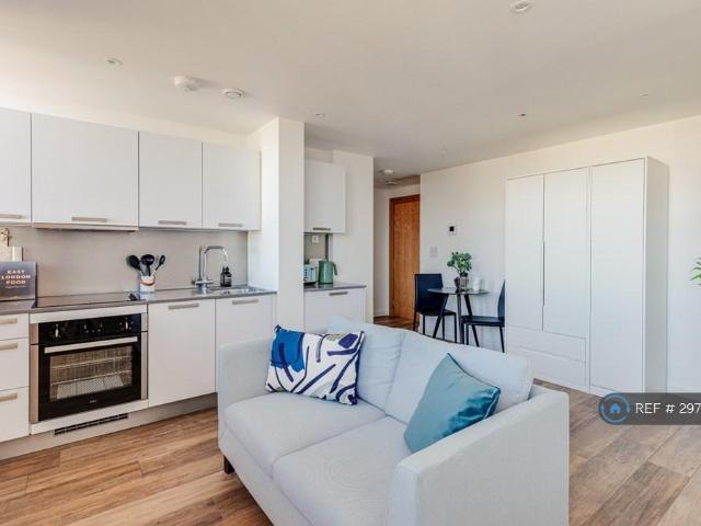 Berkshire House, Maidenhead, SL6 Studio to rent £1,425 pcm £329 pw