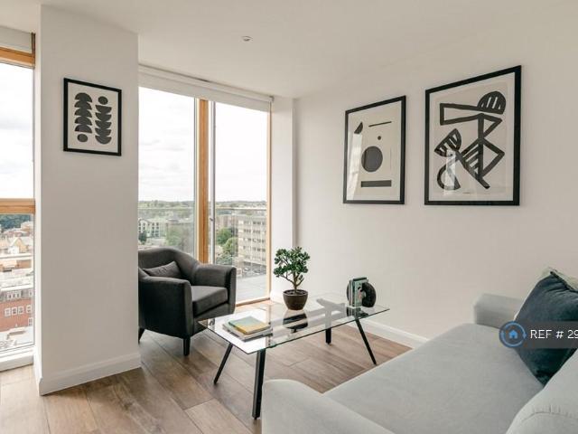 Berkshire House, Maidenhead, SL6 Studio to rent £1,450 pcm £335 pw