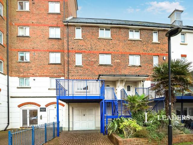 Bermuda Place, Eastbourne, East. 4 bed terraced house to rent £2,150 pcm £496 pw