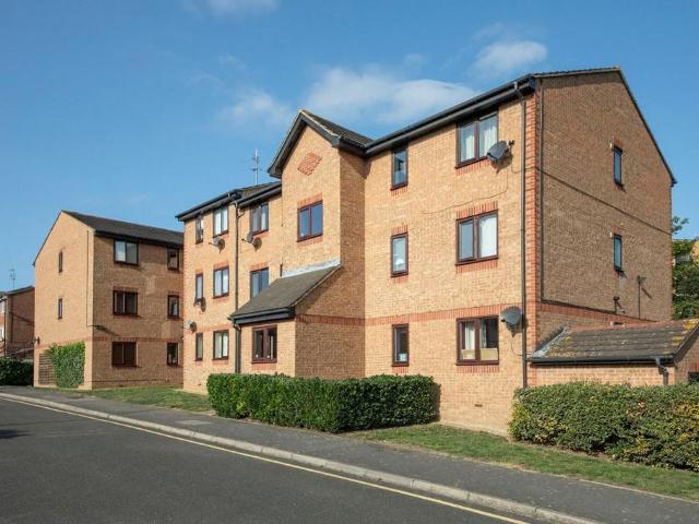 Bernard Ashley Drive, Charlton 1 bed flat to rent £1,600 pcm £369 pw