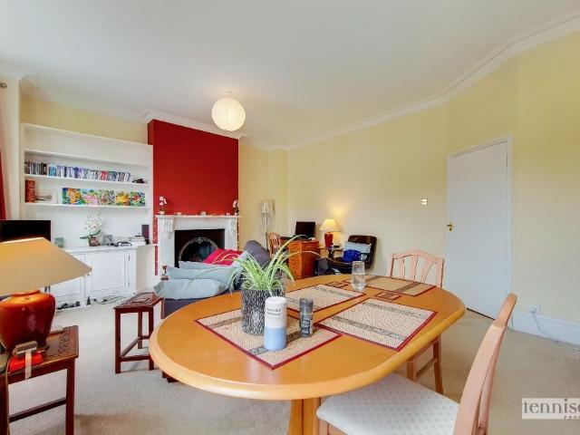 Bernard Gardens, Wimbledon SW19, 2 bed flat to rent, £3,000 pcm | PrimeLocation