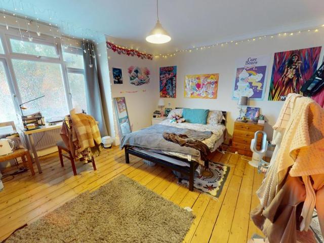 Bernard Road 4 bed terraced house to rent £2,100 pcm £485 pw
