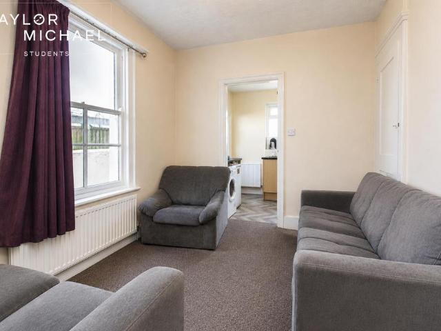 Bernard Road, Brighton 5 bed terraced house to rent £2,600 pcm £600 pw
