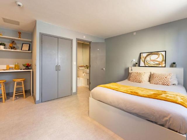 Bernard Street 1 bed private hall to rent £1,061 pcm £245 pw