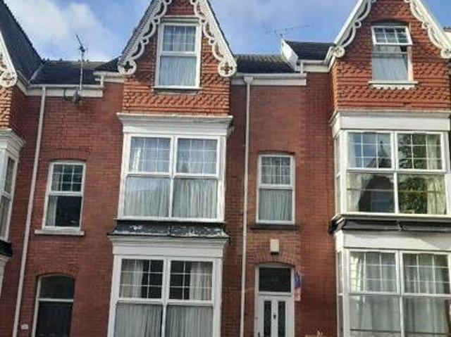 Bernard Street, Uplands, 6 Bedroom House