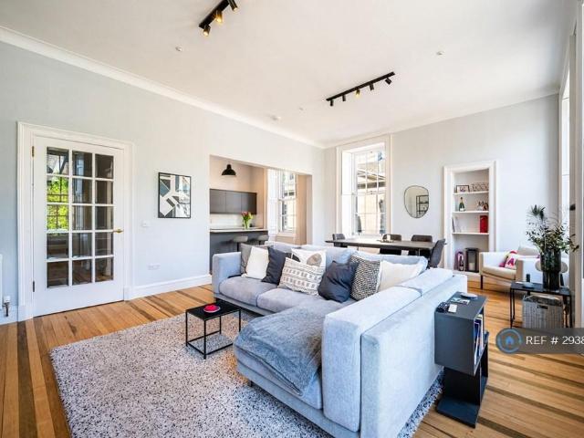 Bernard Street, Edinburgh, EH6 2 bed flat to rent £1,895 pcm £437 pw