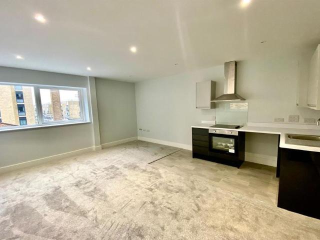 Bernard Street, Southampton SO14 1 bed flat to rent £1,050 pcm £242 pw
