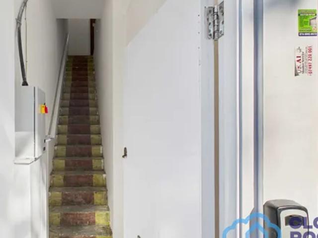 Bernard Skinner, 22 Well Hall Road, Eltham Park, London, SE9 6SF, United Kingdom | 6 bed apartment for rent #166809353 | Rentberry