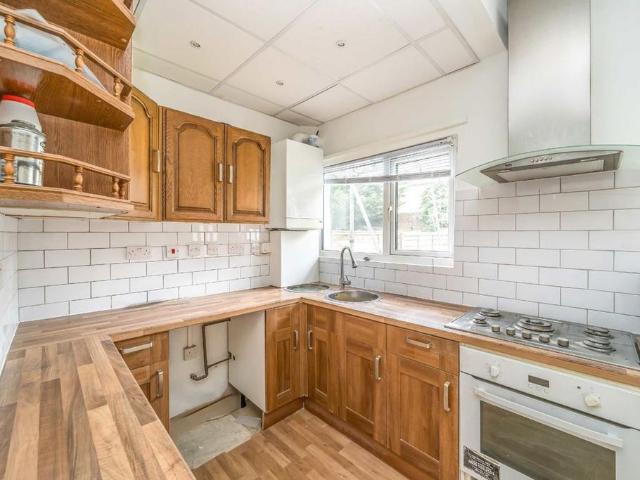 Berne Road, Thornton Heath 4 bed terraced house to rent £2,700 pcm £623 pw