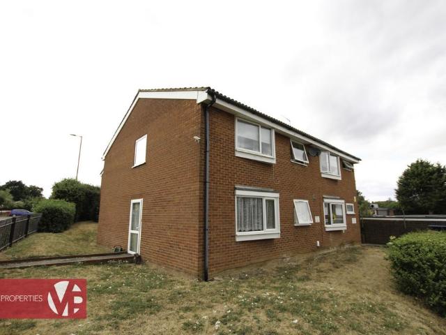 Berners Way, Broxbourne EN10 1 bed flat to rent £1,075 pcm £248 pw