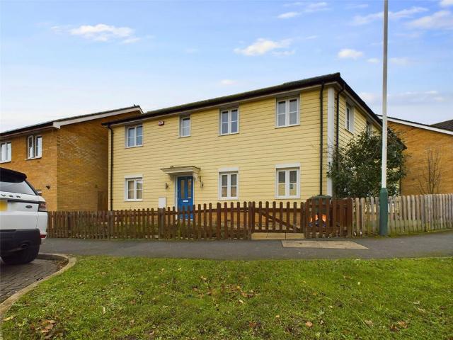 Bernwelle Avenue, Romford RM3 3 bed house to rent £2,250 pcm £519 pw