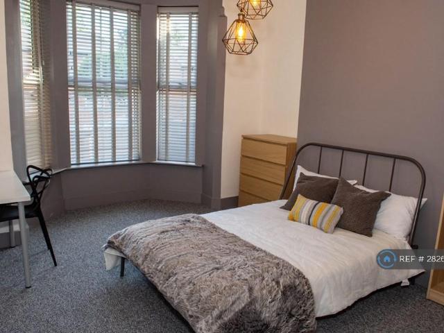 Berridge Road, Nottingham, NG7 4 bed semi detached house to rent £1,906 pcm £440 pw