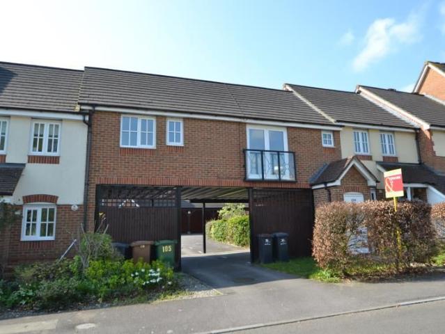 Berry Way, Andover SP10, 2 bed maisonette to rent, £1,000 pcm | PrimeLocation