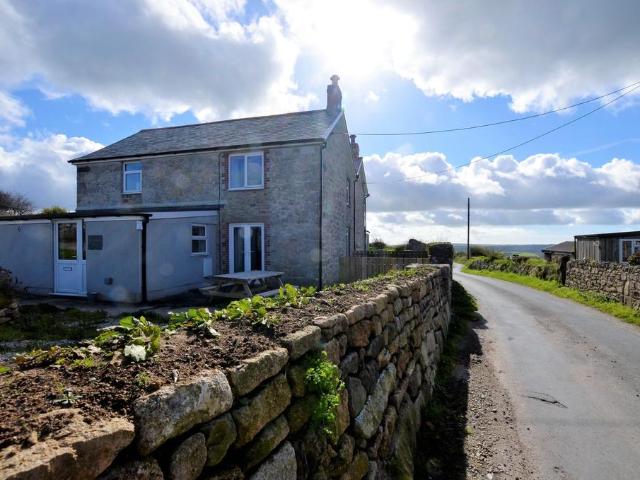Berry Down Farm House, St Neot, PL14 6QQ 3 bed farm house to rent £1,550 pcm £358 pw