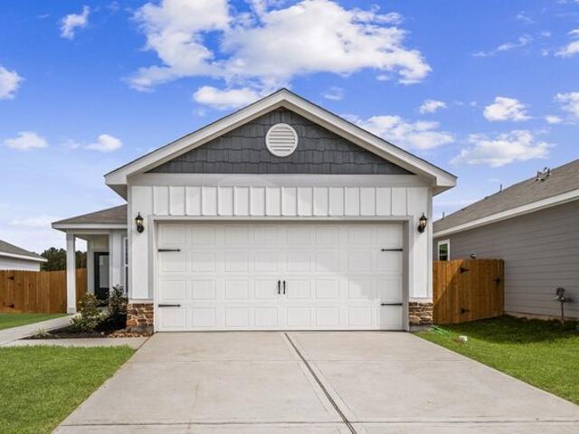 Berry Hill Dr, Conroe, Home For Sale