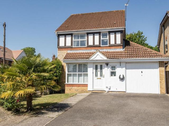 Berry Hill, Stanmore HA7, 3 bed detached house to rent, £2,500 pcm | PrimeLocation
