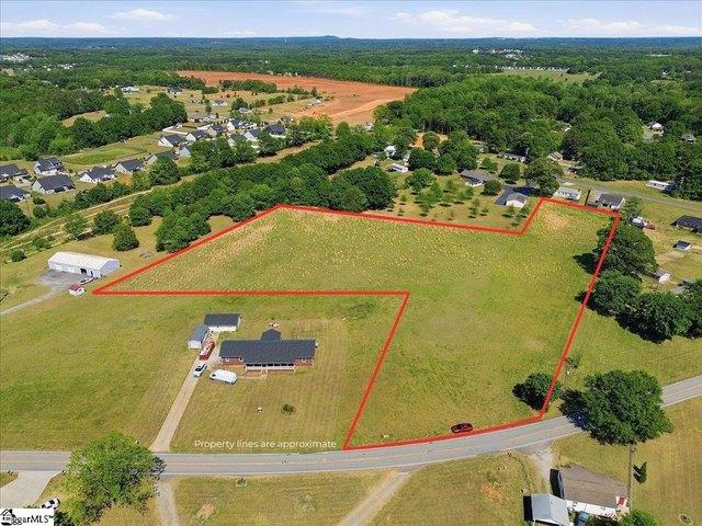Berry Rd, Boiling Springs, SC 29316