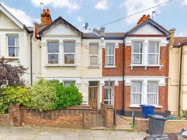 Berrymead Gardens, London W3 1 bed flat to rent £1,703 pcm £393 pw