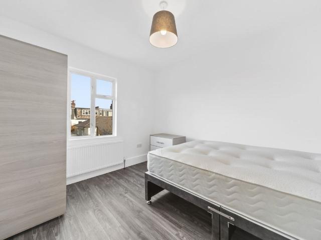 Berrymede Road, London W4, Room to rent, £925 pcm | PrimeLocation