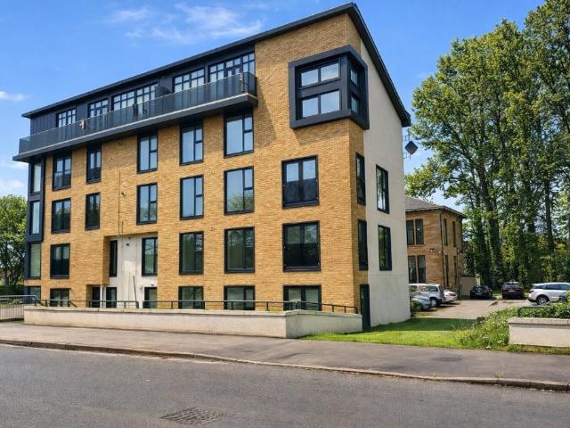 Berryknowes Avenue, Cardonald, Glasgow G52, 2 bed flat to rent, £1,200 pcm | PrimeLocation