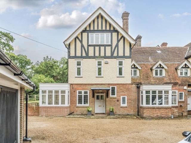 Best Beech Hill Wadhurst TN5 4 bed semi detached house to rent £3,250 pcm £750 pw