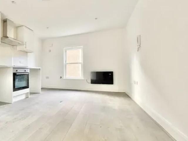 Best Kebab, New Cross Road, London, SE14 5HP, United Kingdom | 1 bed apartment for rent #167124095 | Rentberry