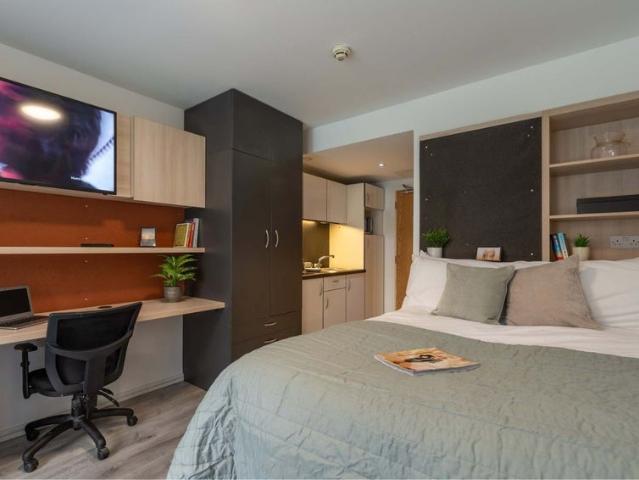 Best Value Studio at The Lyra!