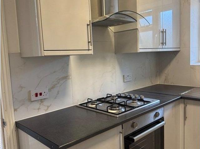 Besant Road, London NW2, Room to rent, £1,100 pcm | PrimeLocation