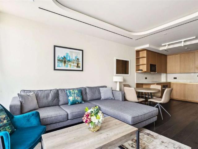 Bespoke modern apartment to rent in the heart of Soho