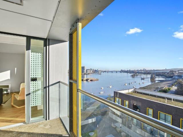 Bessemer Place, London SE10, 1 bed flat to rent, £1,900 pcm | PrimeLocation