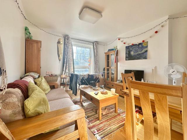 Betts Street, London E1, 3 bed flat to rent, £2,817 pcm | PrimeLocation
