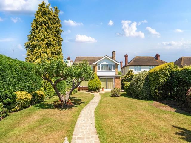 Between Streets, Cobham KT11, 4 bed detached house to rent, £3,200 pcm | PrimeLocation