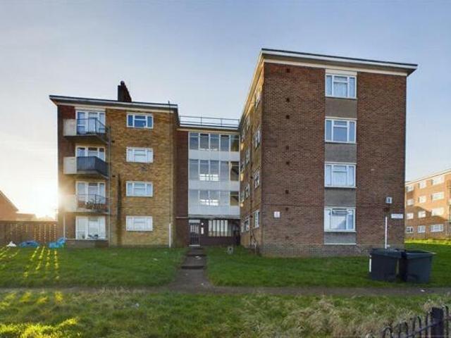 Betchworth Way, New Addington, 3 Bedroom Flat
