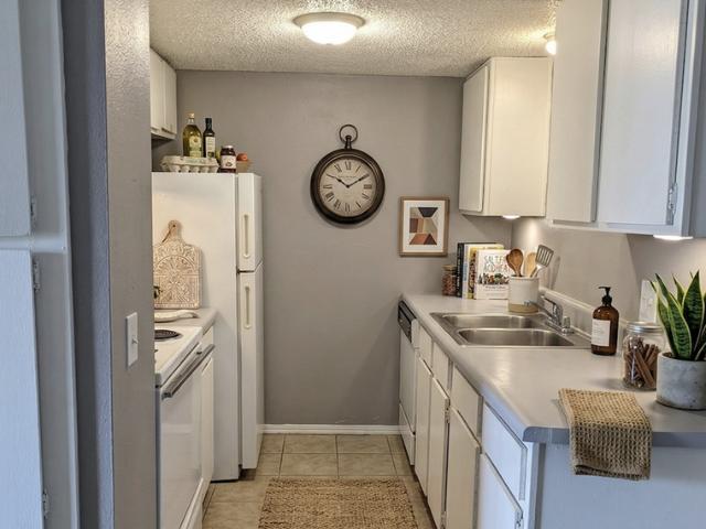 Bethany Square Apartments 2 Bedroom Apartment for Rent at 1900 N Rockwell Ave, Bethany, OK 73008