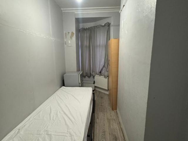 Bethnal Green E2, Room to rent, £650 pcm | PrimeLocation