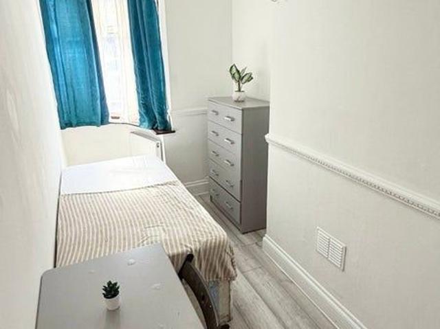 Bethnal Green E2, Room to rent, £675 pcm | PrimeLocation