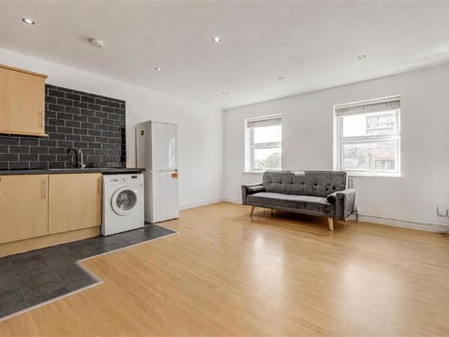 Bethnal Green Road, Bethnal Green E2, 2 bed flat to rent, £2,500 pcm | PrimeLocation