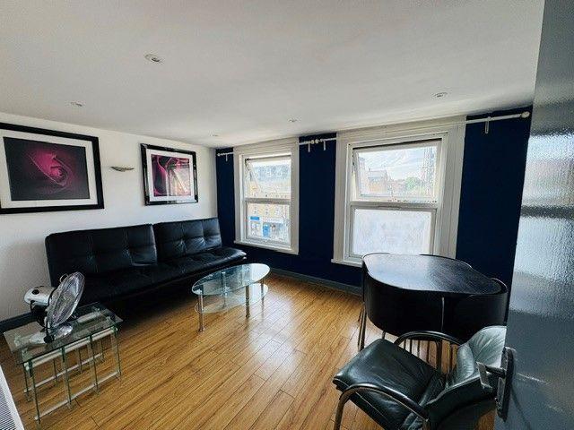 Bethnal Green Road, Bethnal Green E2, 2 bed flat to rent, £2,200 pcm | PrimeLocation