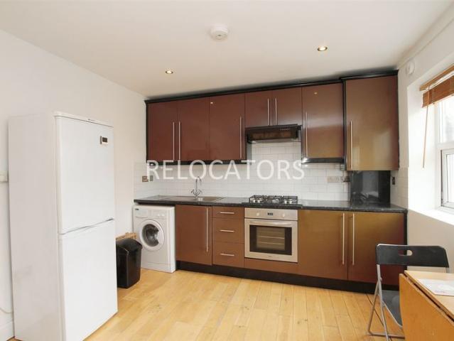 Bethnal Green Road E2, 2 bed flat to rent, £2,300 pcm | PrimeLocation