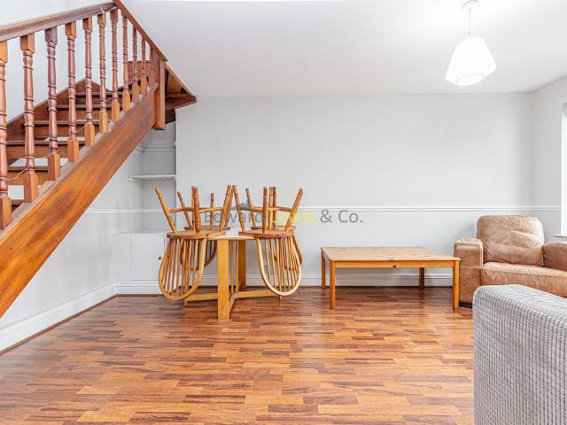 Bethnal Green Road, London E2 2 bed flat to rent £2,102 pcm £485 pw